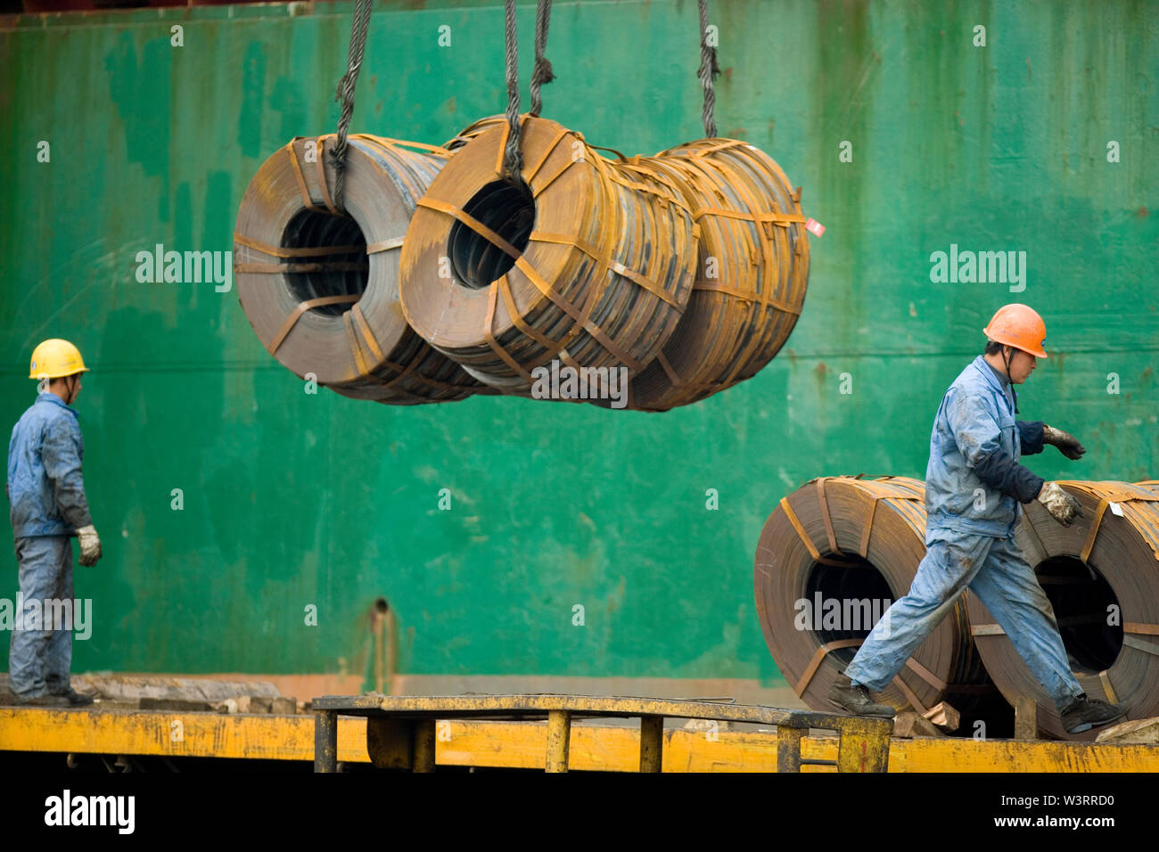 Metal coils hi-res stock photography and images - Alamy