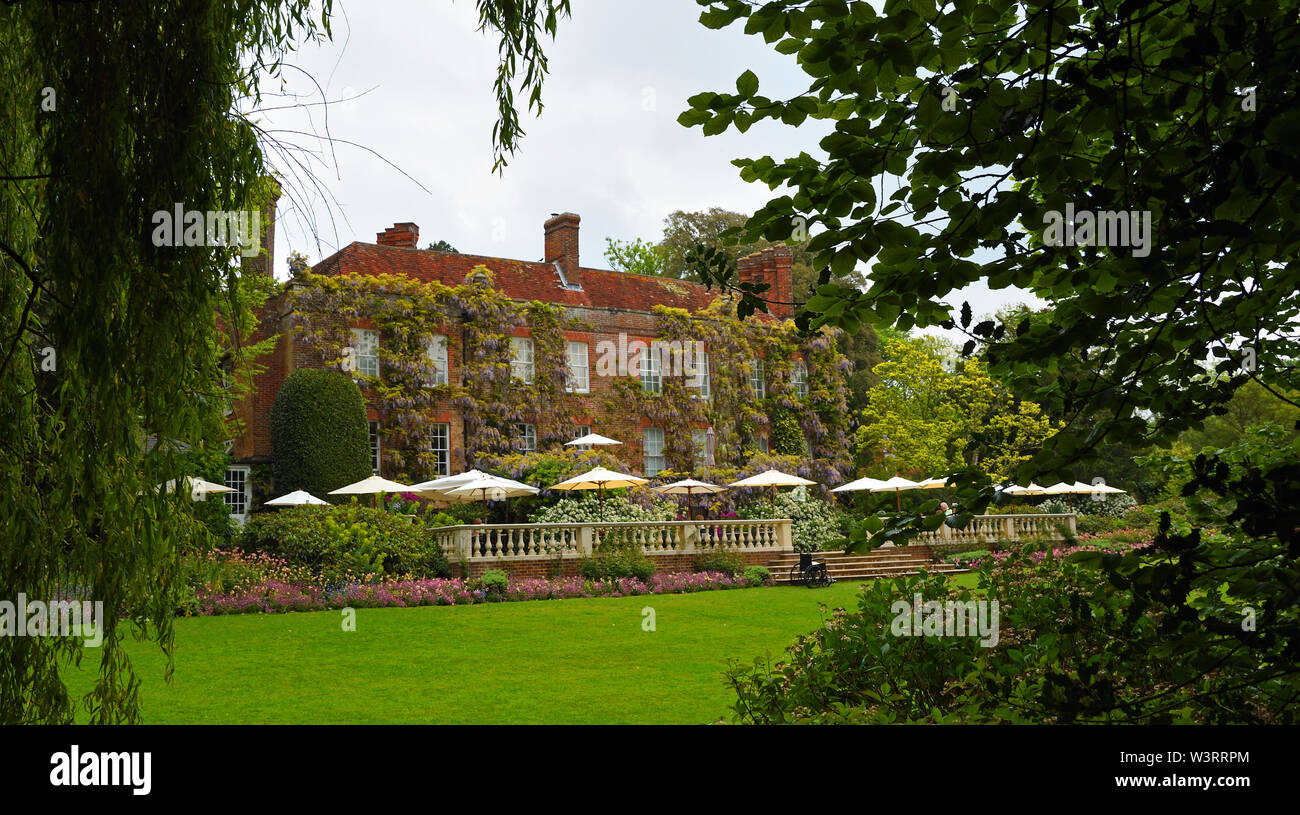 English style georgian house hi-res stock photography and images - Alamy