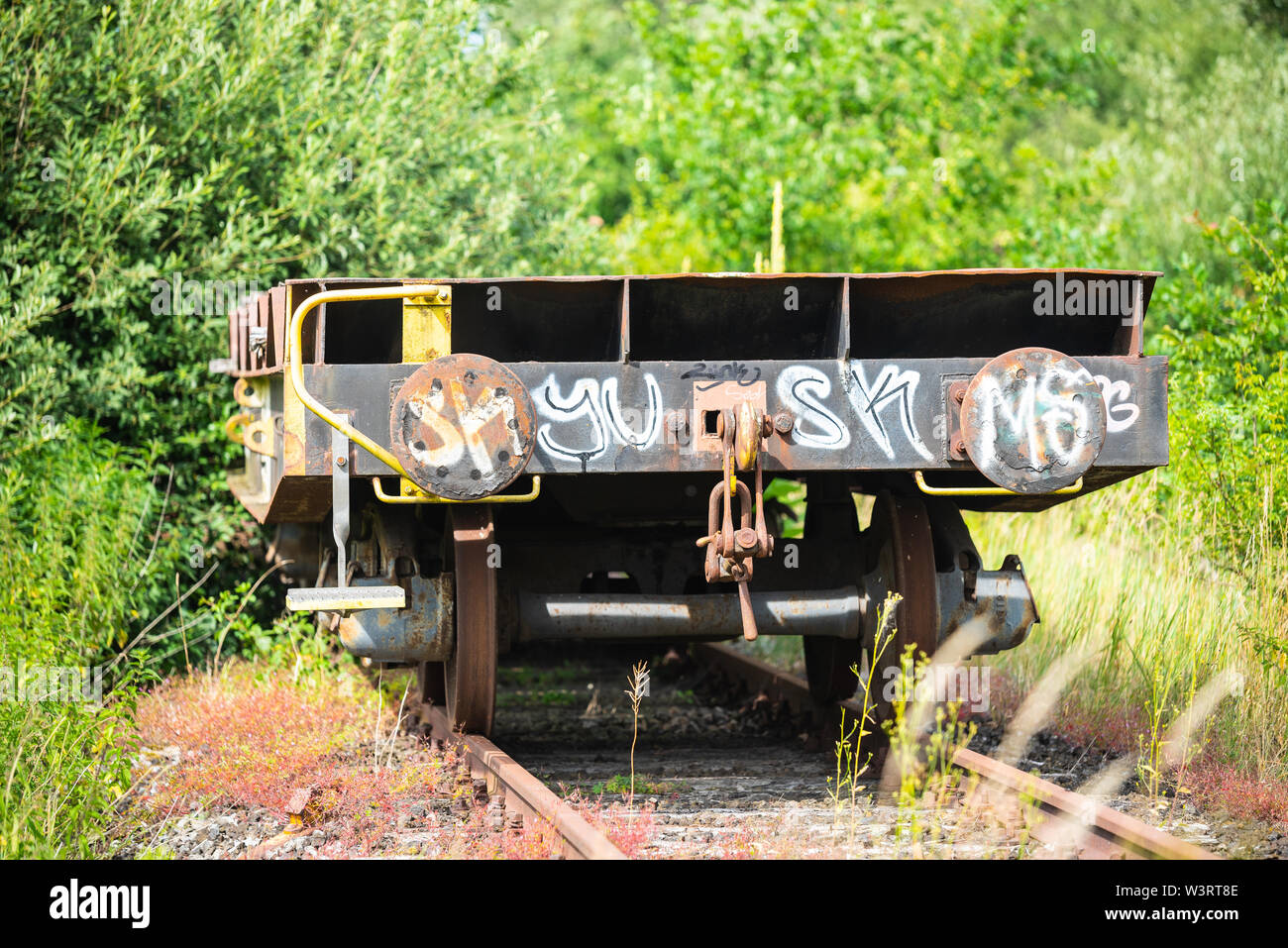 An old forgotten train carriage on a disused railway Stock Photo - Alamy