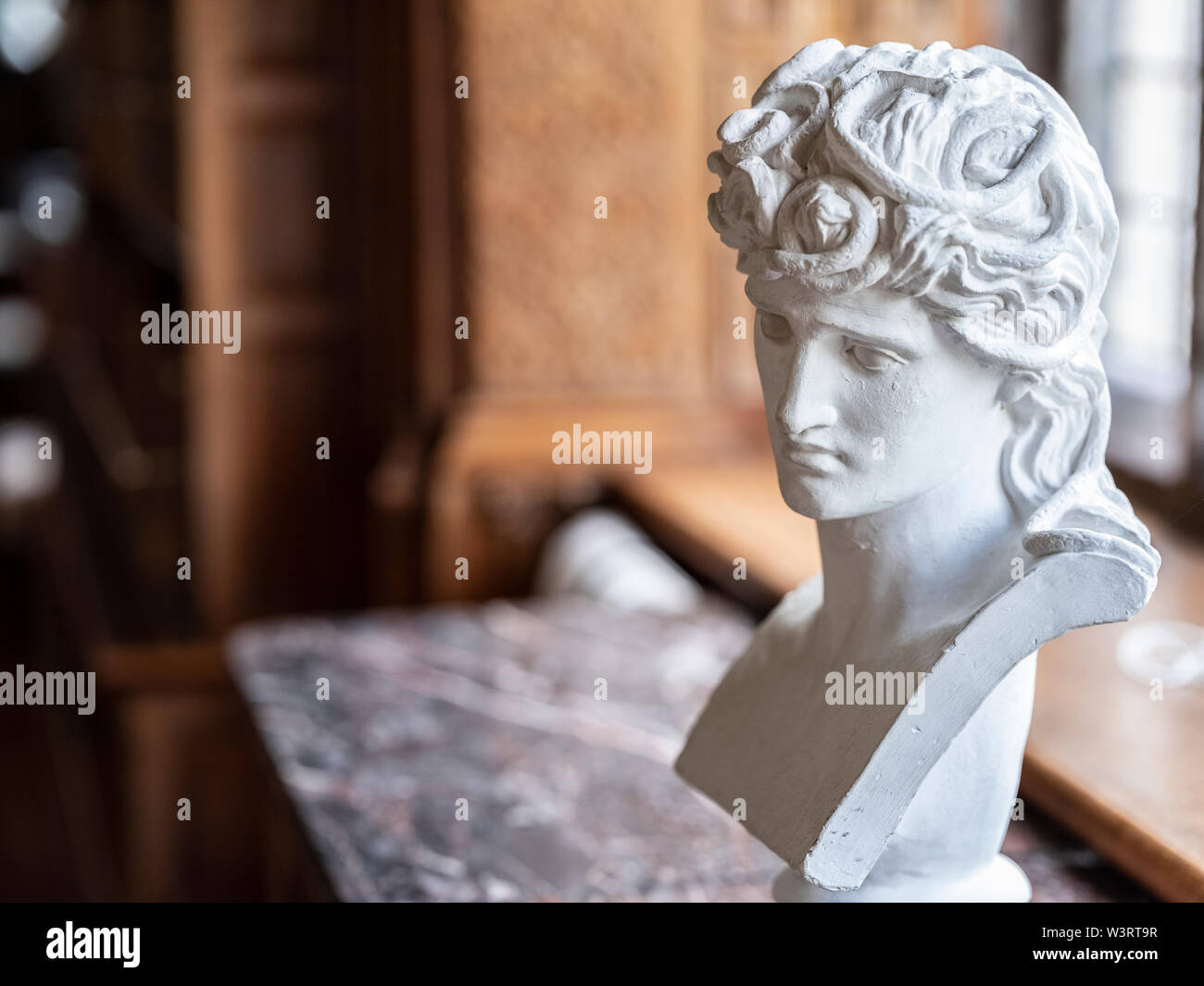 Statue figurehead Lanhydrock House & Gardens Stock Photo - Alamy