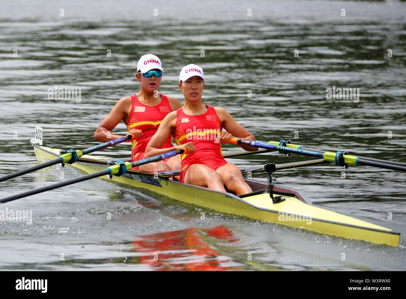Chinese rowing team hi-res stock photography and images - Alamy