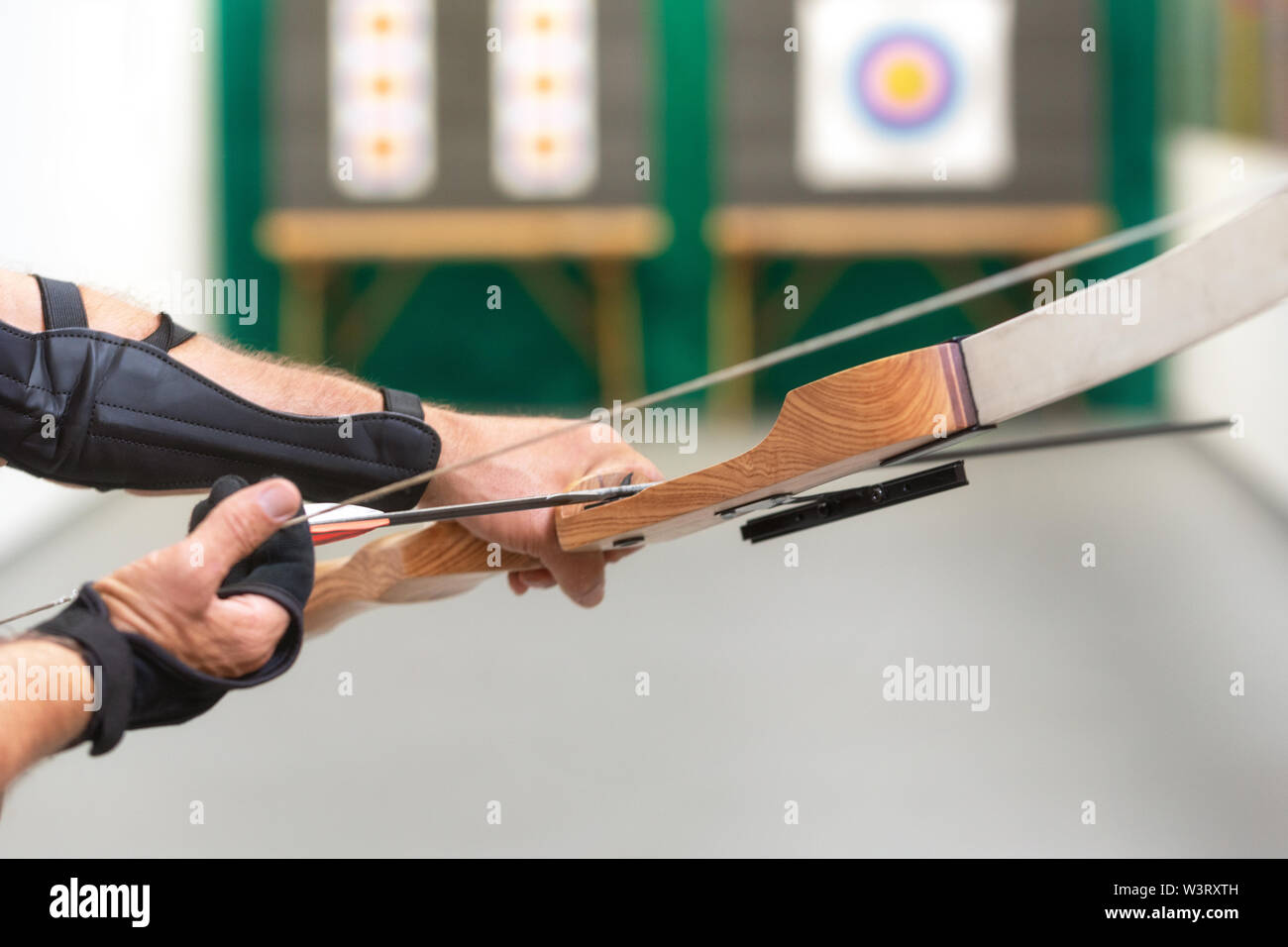 Man wood arrow hi-res stock photography and images - Alamy