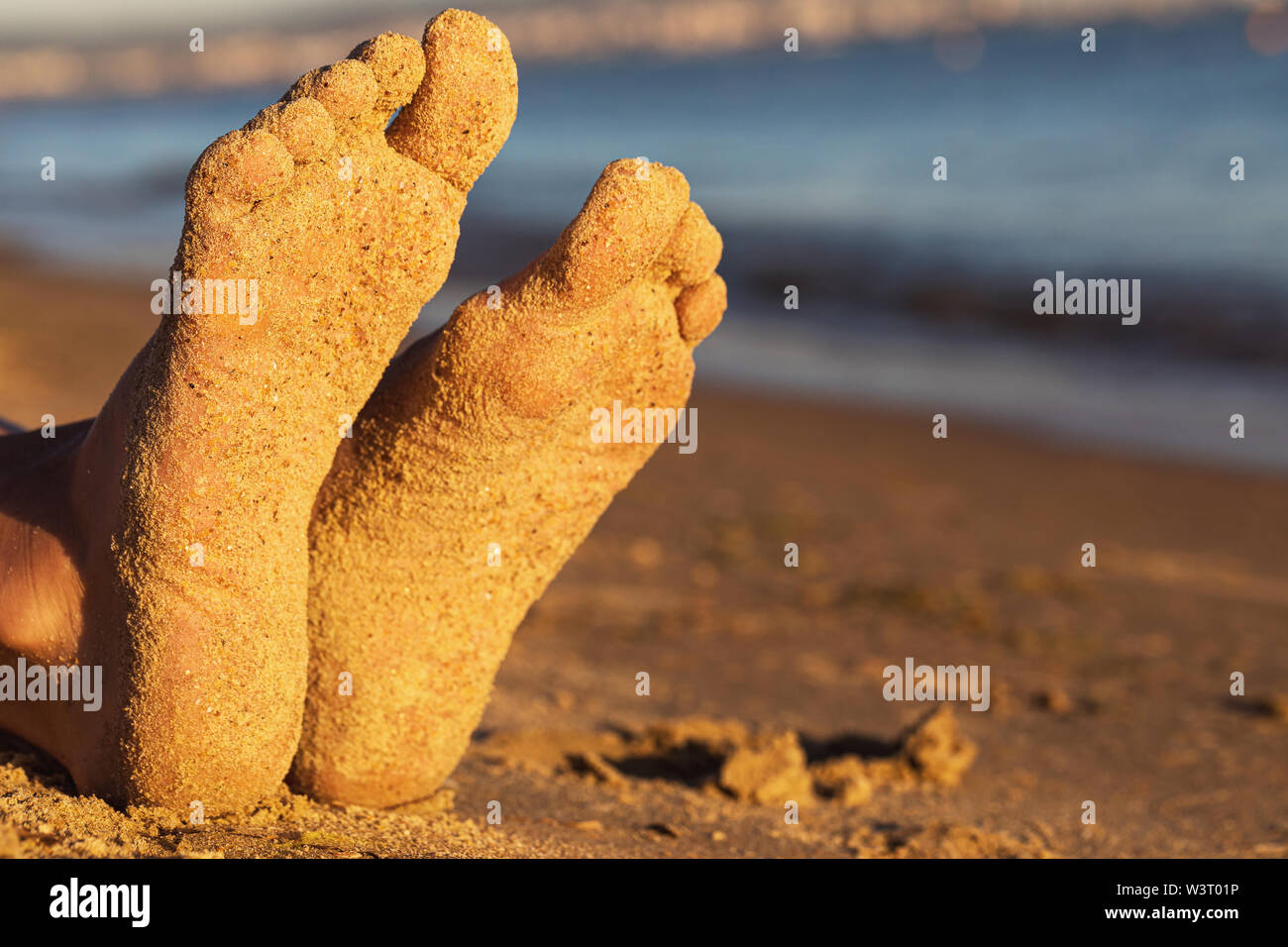 Feet in sunshine hi-res stock photography and images - Alamy