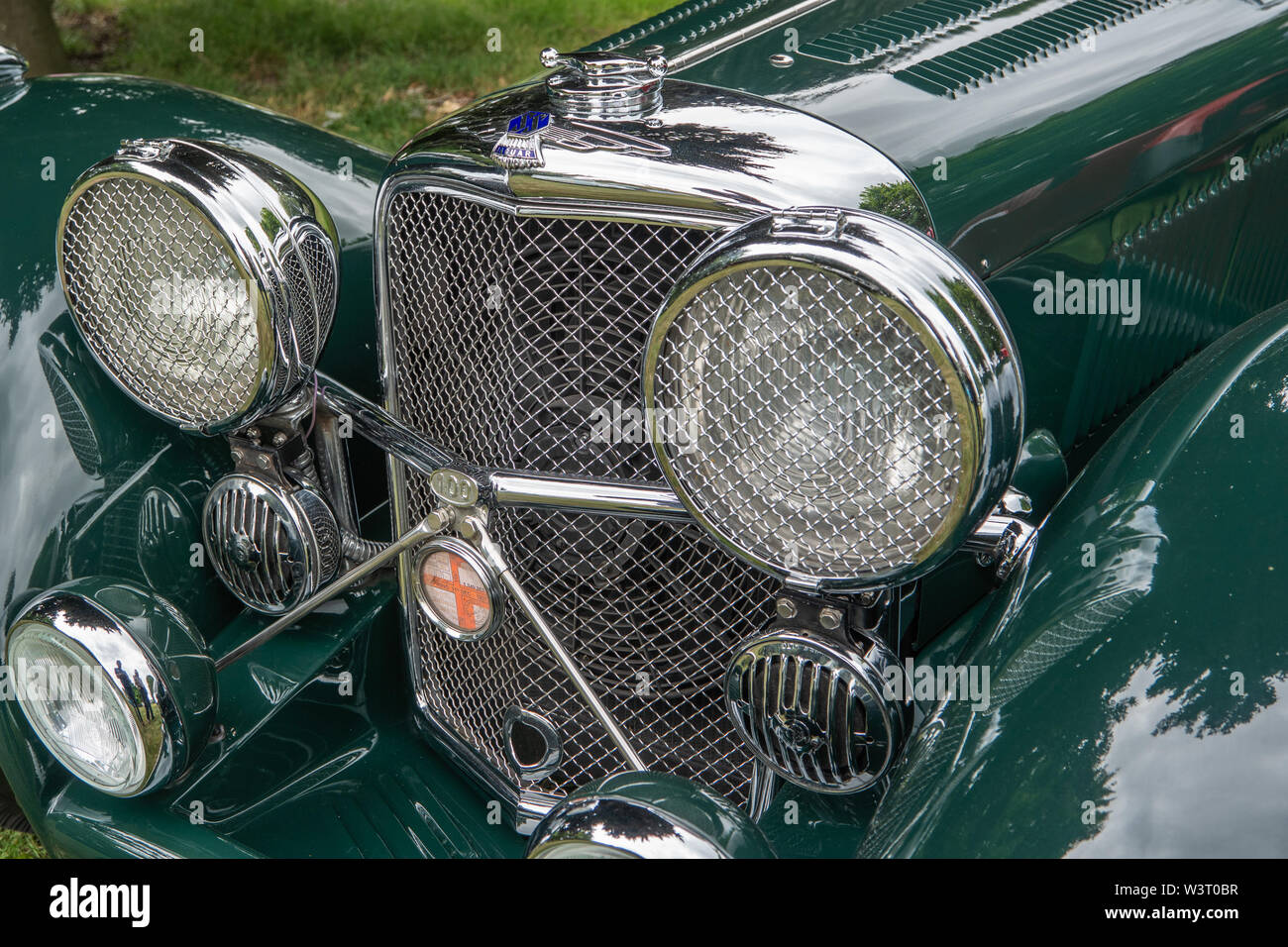 Jaguar front lights hi-res stock photography and images - Alamy