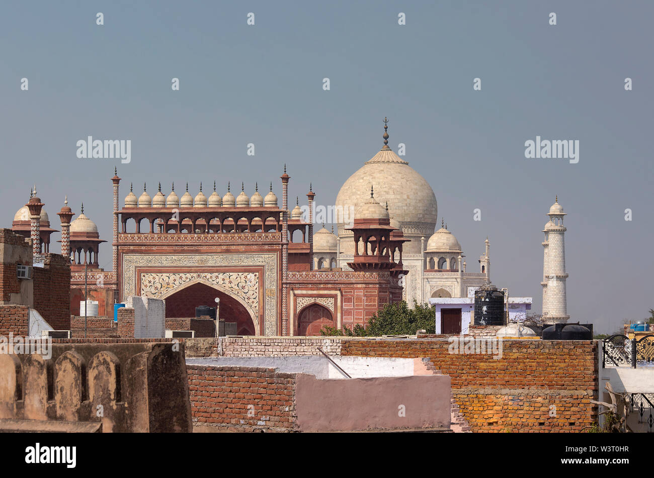 Amazing view of Taj Mahal in the Evening in Agra, Fabulous Taj Mahal ...