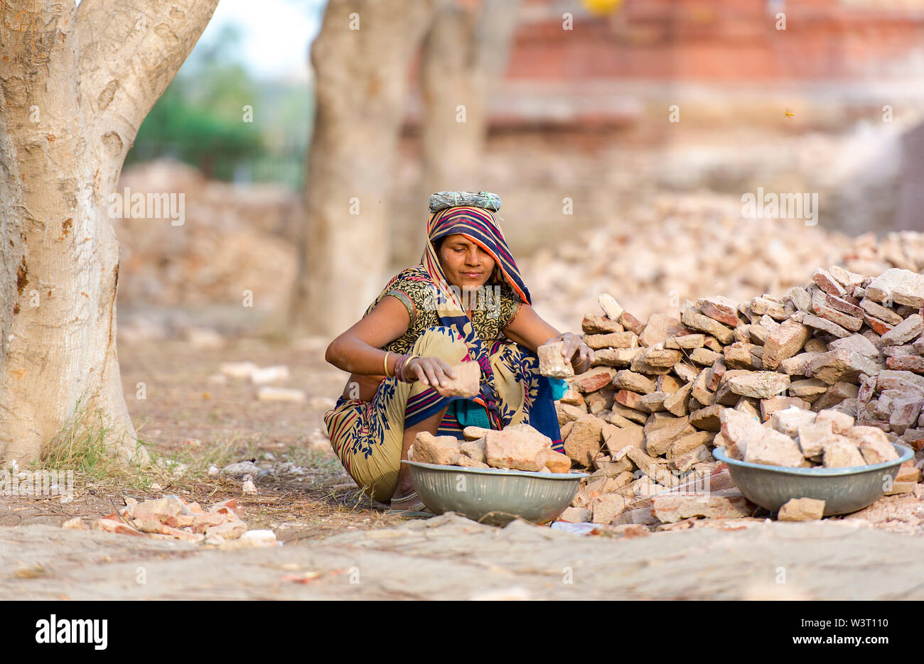 AGRA - FEB 28: Indian Woman Worker in Agra on February 28. 2018 in ...