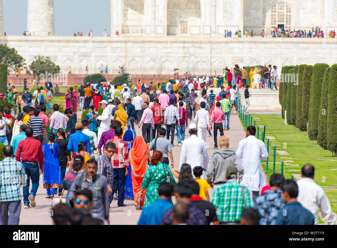 India crowd hi-res stock photography and images - Alamy