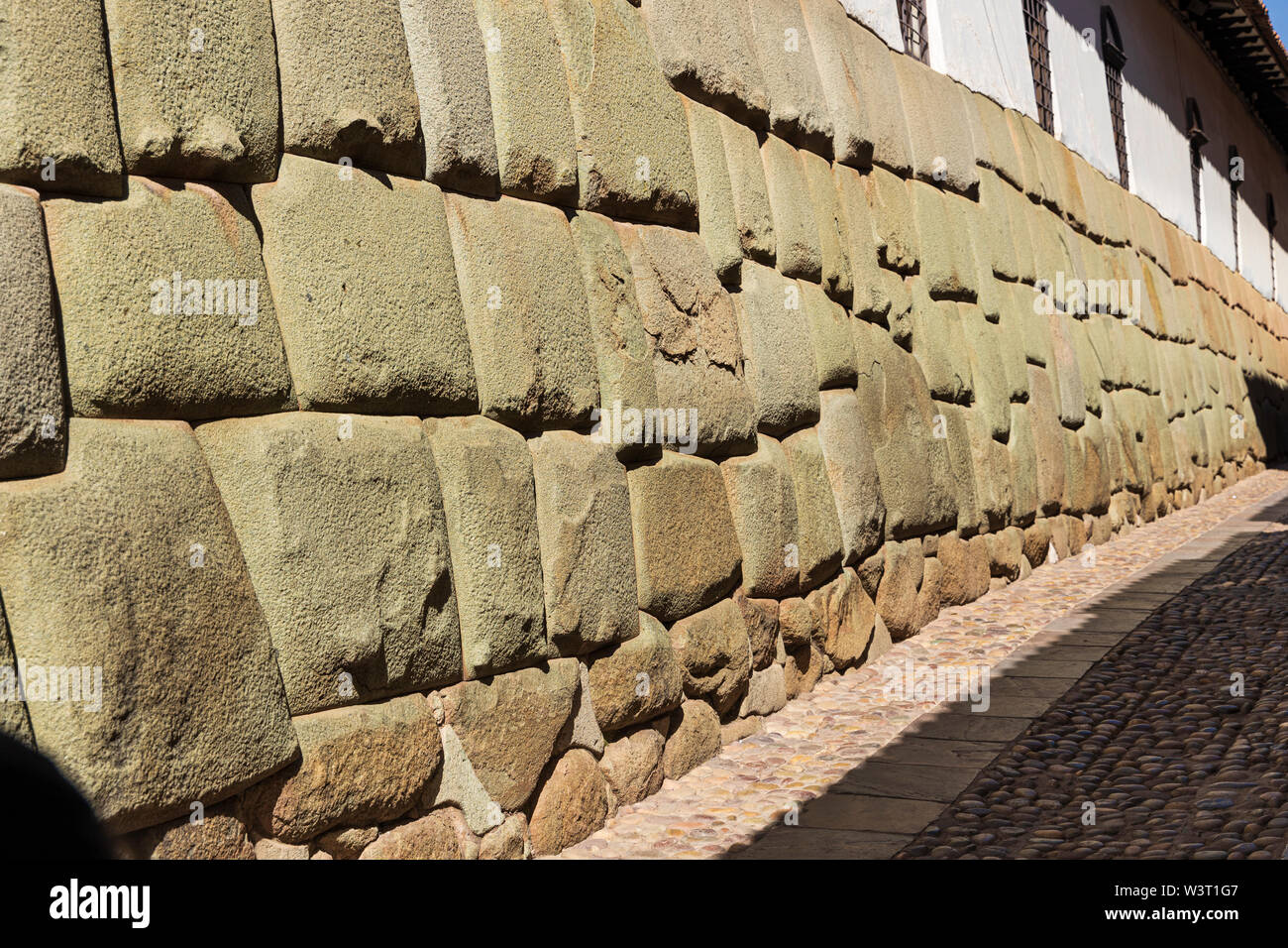 Incan stone walls in Cusco, Peru, South America Stock Photo - Alamy