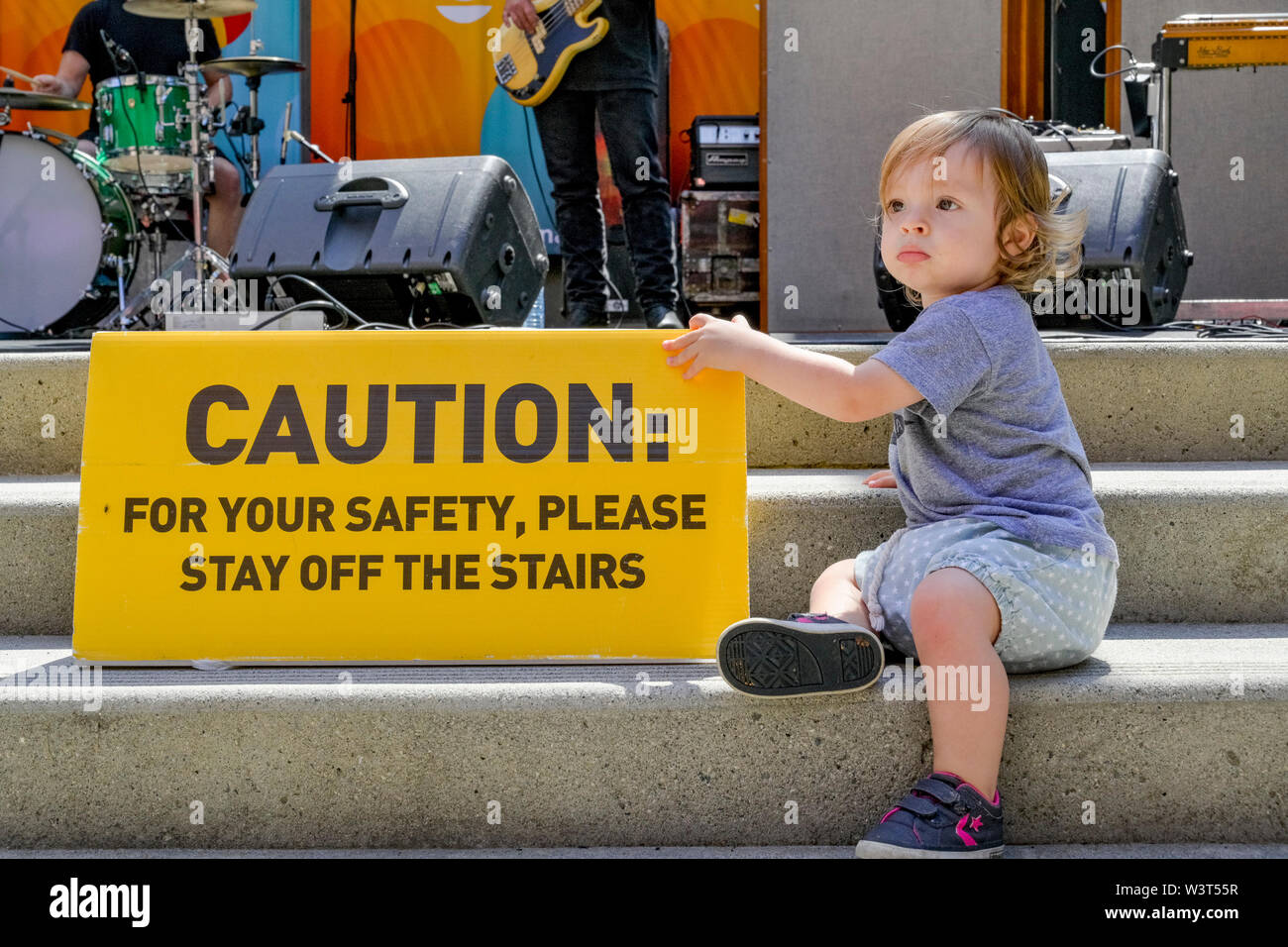 Child sign hi-res stock photography and images - Alamy