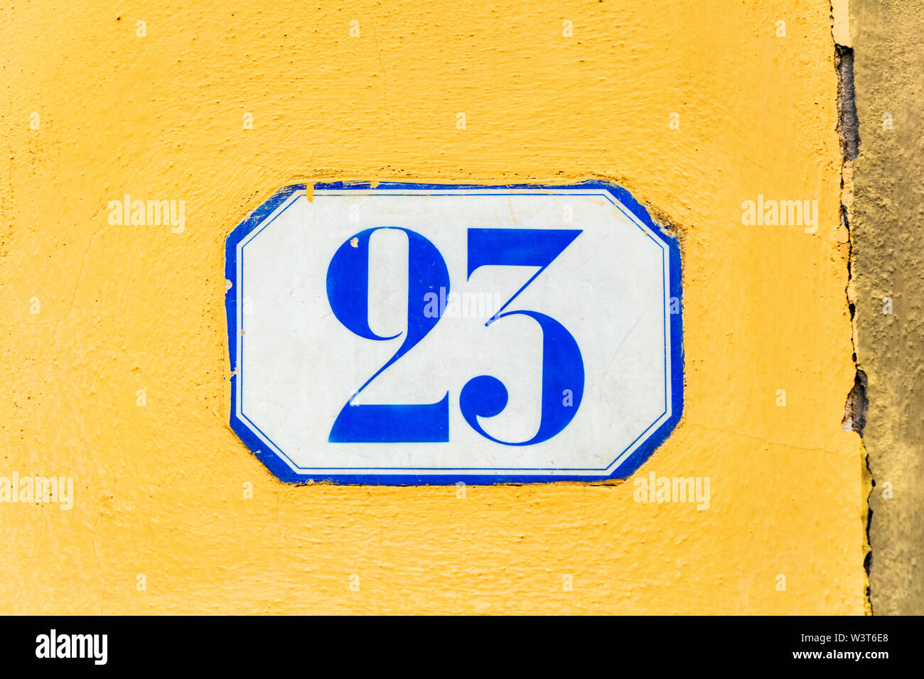 House number 23 hi-res stock photography and images - Alamy
