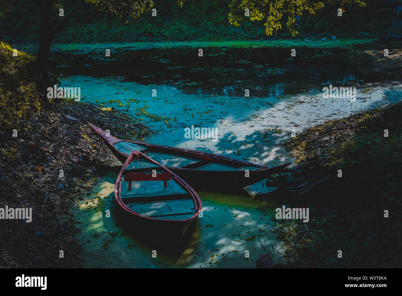 Boat in nature hi-res stock photography and images - Alamy