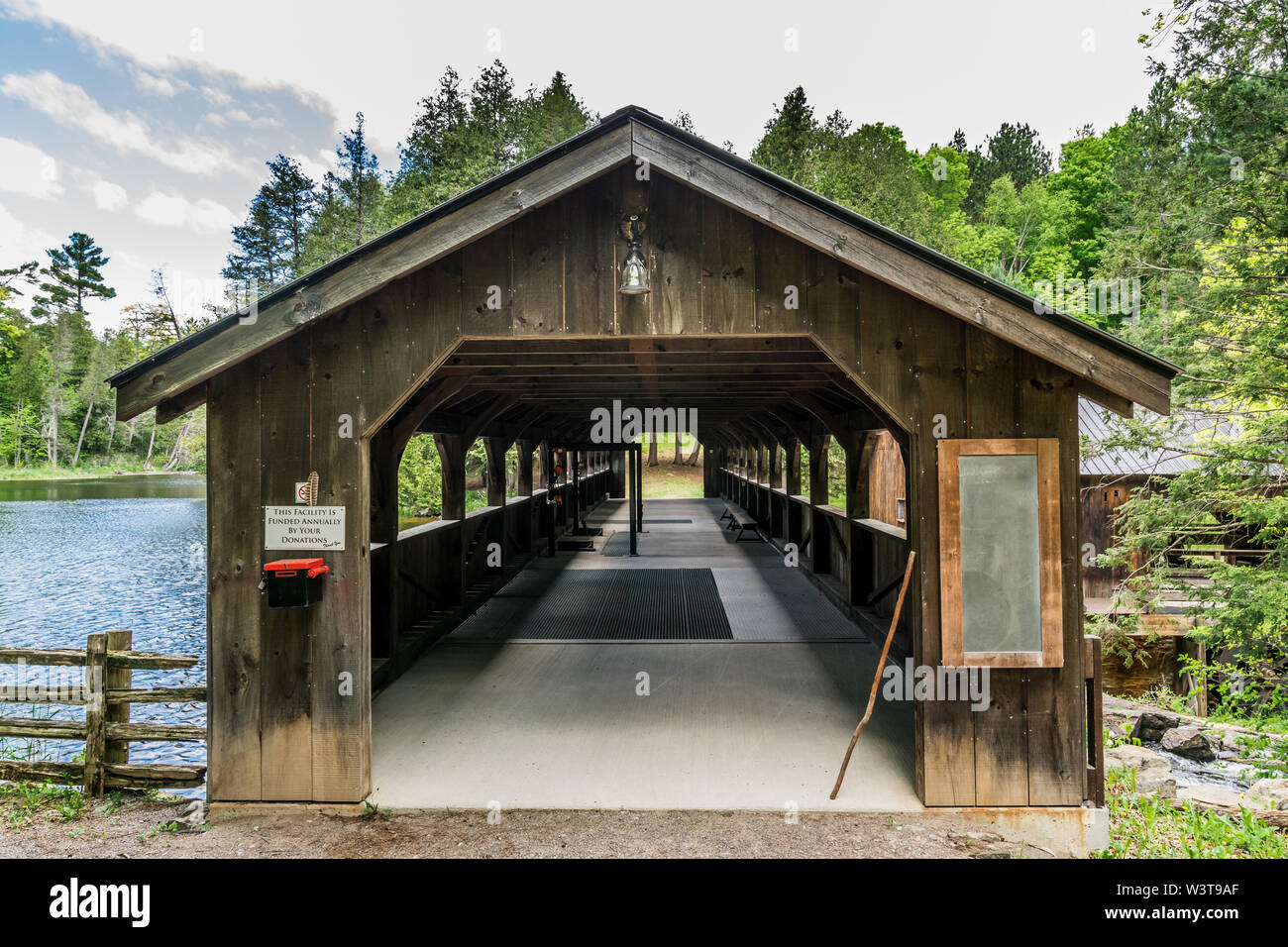 Historical vintage wooden lake bridge Stock Photo - Alamy