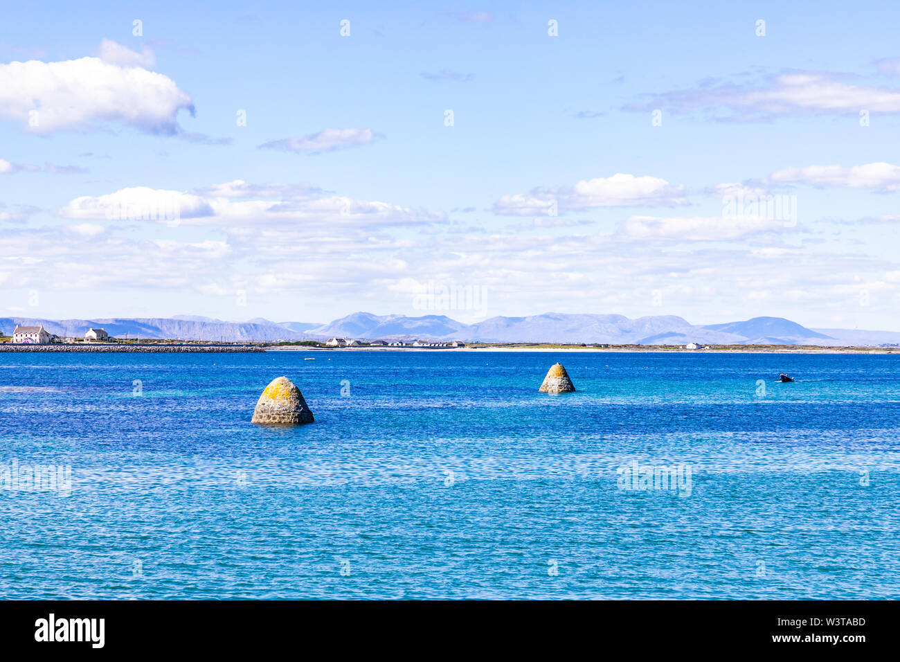 Aran island pier hi-res stock photography and images - Alamy