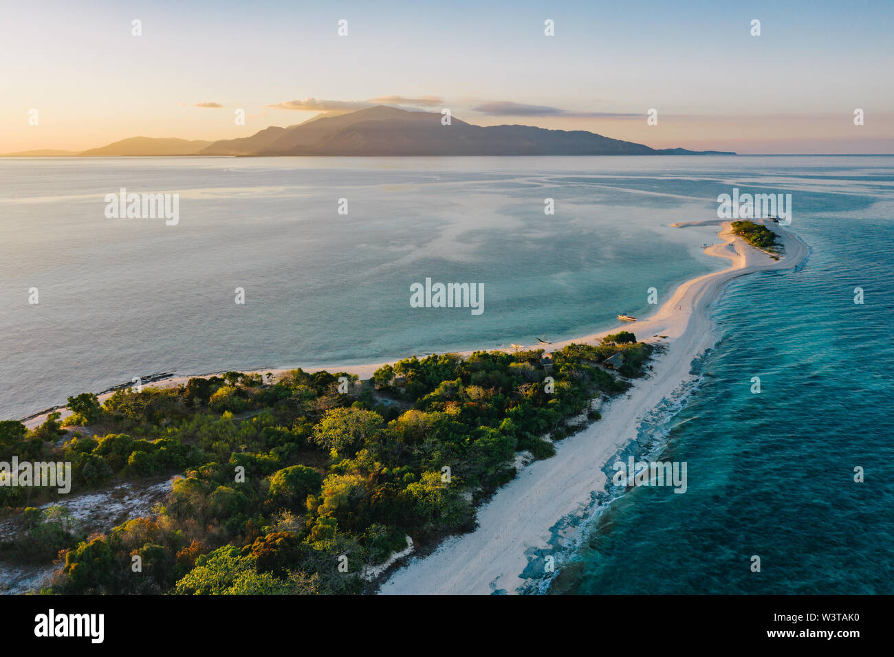 Aerial view of tropical island hi-res stock photography and images - Alamy