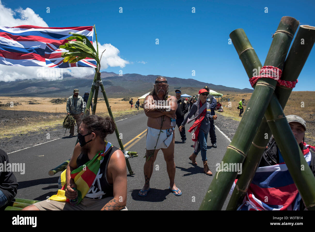 Hawaii telescope protest hi-res stock photography and images - Alamy