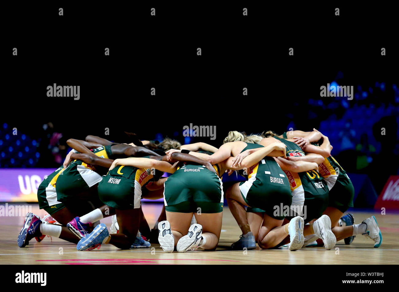 Netball celebration hi-res stock photography and images - Alamy
