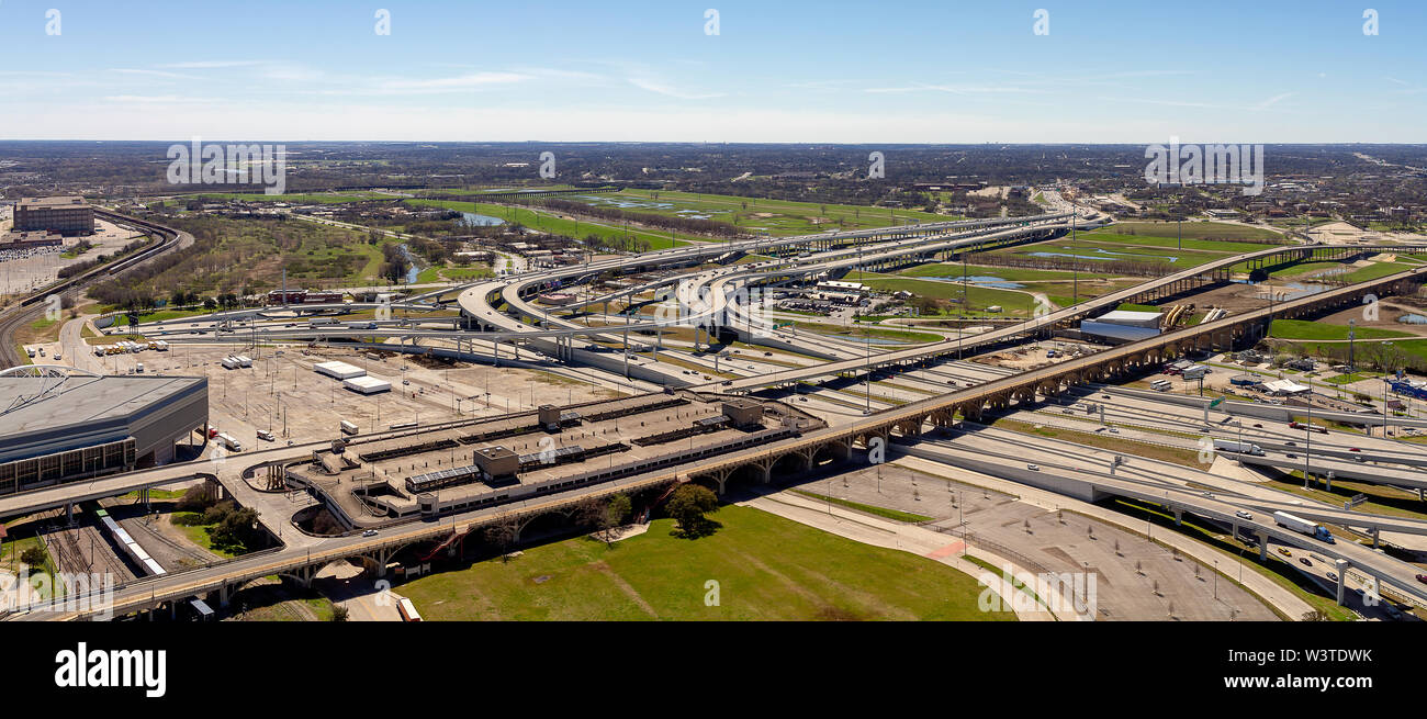 Dallas, Texas skyline cityscape massive construction of highways and ...