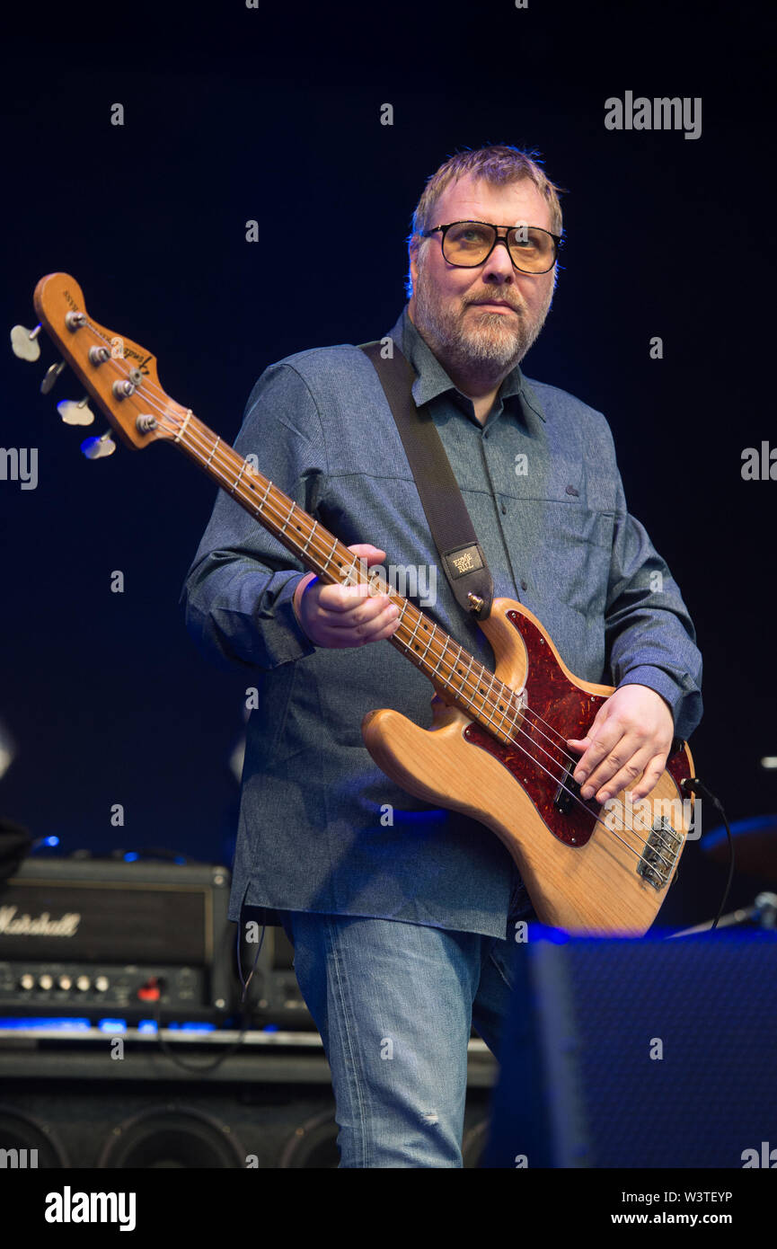 London, England, UK. Lead singer/bassist Jimi Goodwin of English rock ...