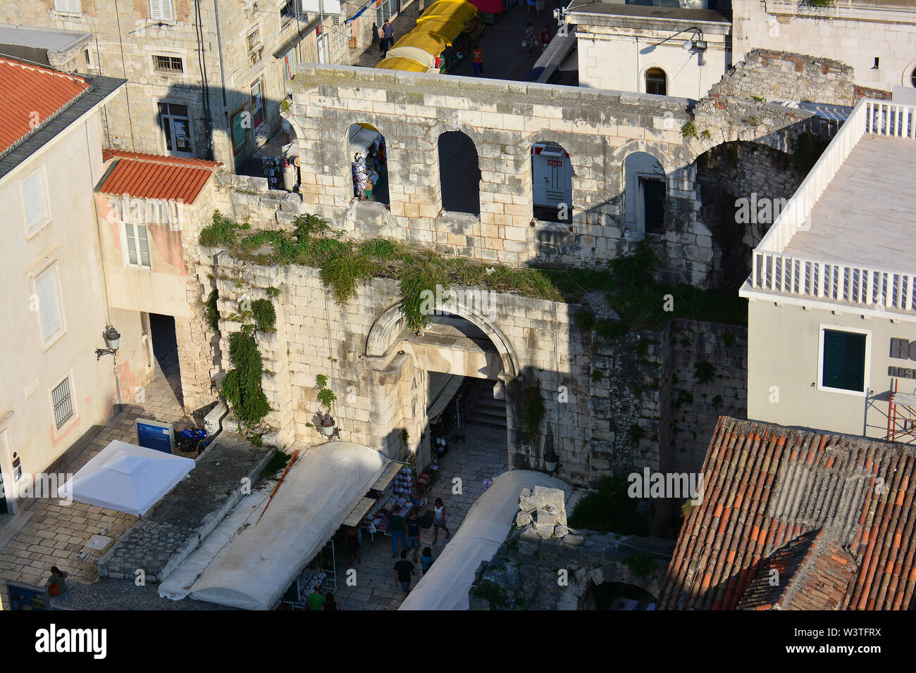 Diocletians palace golden gate hi-res stock photography and images - Alamy