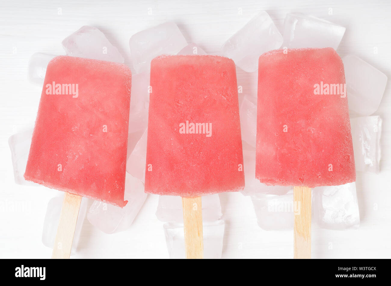 Popsicles hi-res stock photography and images - Alamy