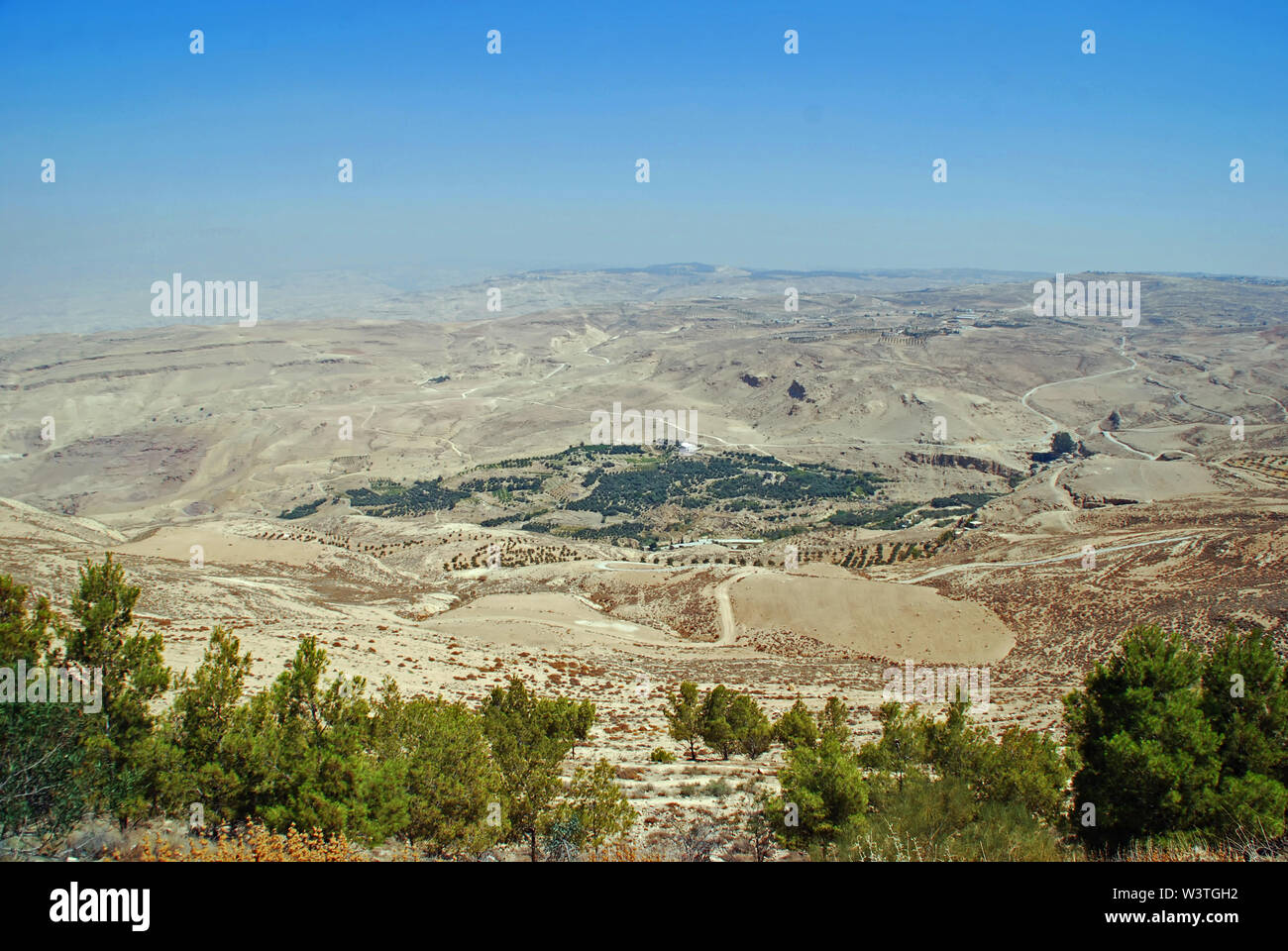 The mountains and deserts of the Jordan Stock Photo - Alamy