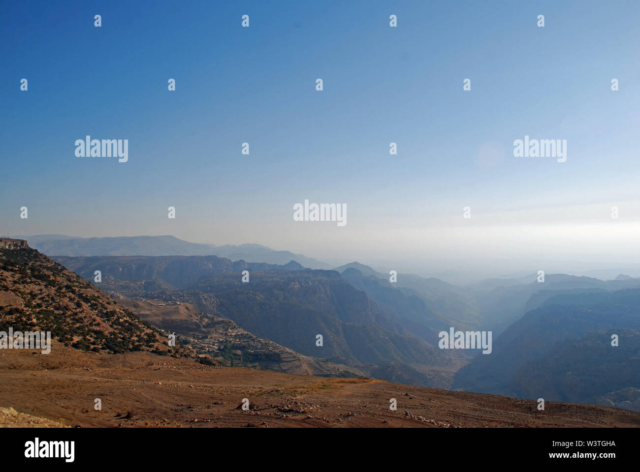 The mountains and deserts of the Jordan Stock Photo - Alamy