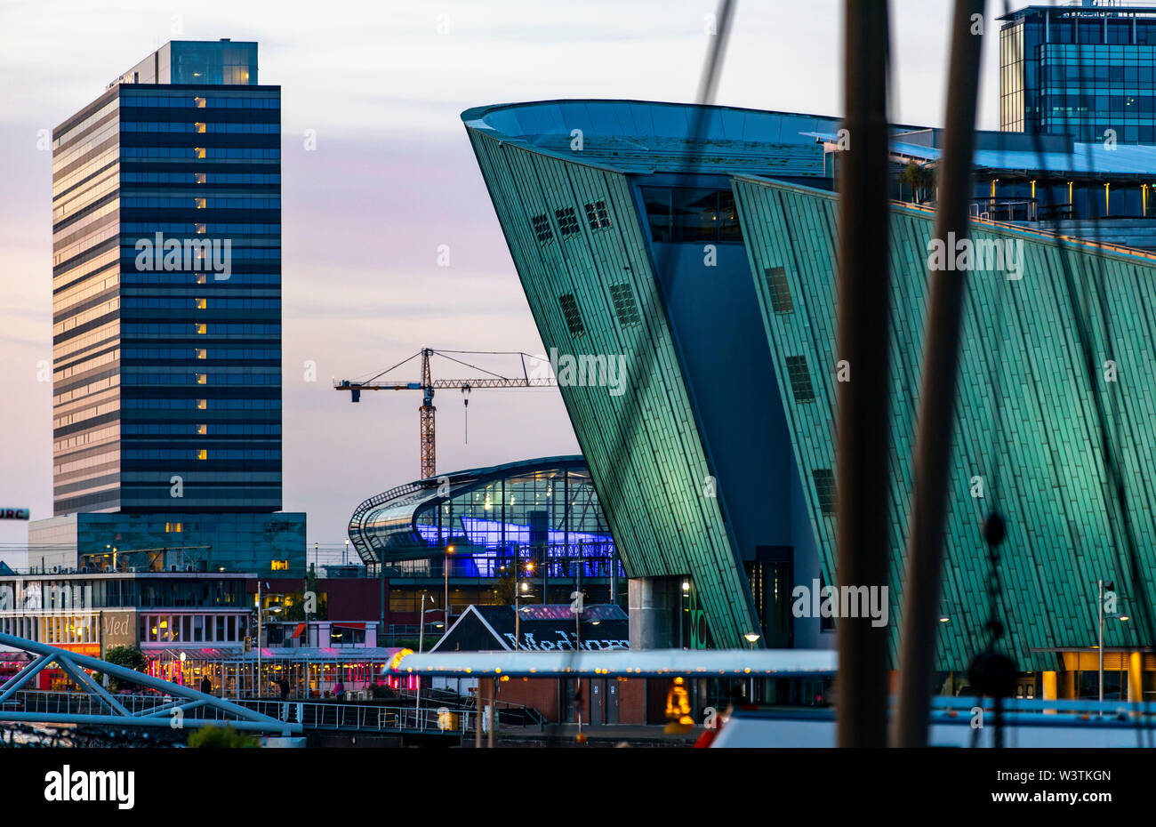 Amsterdam, Netherlands, bridges, buildings on the Dijksgracht, Nemo ...