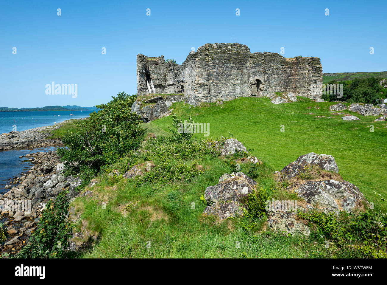 Stone enclosure castle hi-res stock photography and images - Alamy