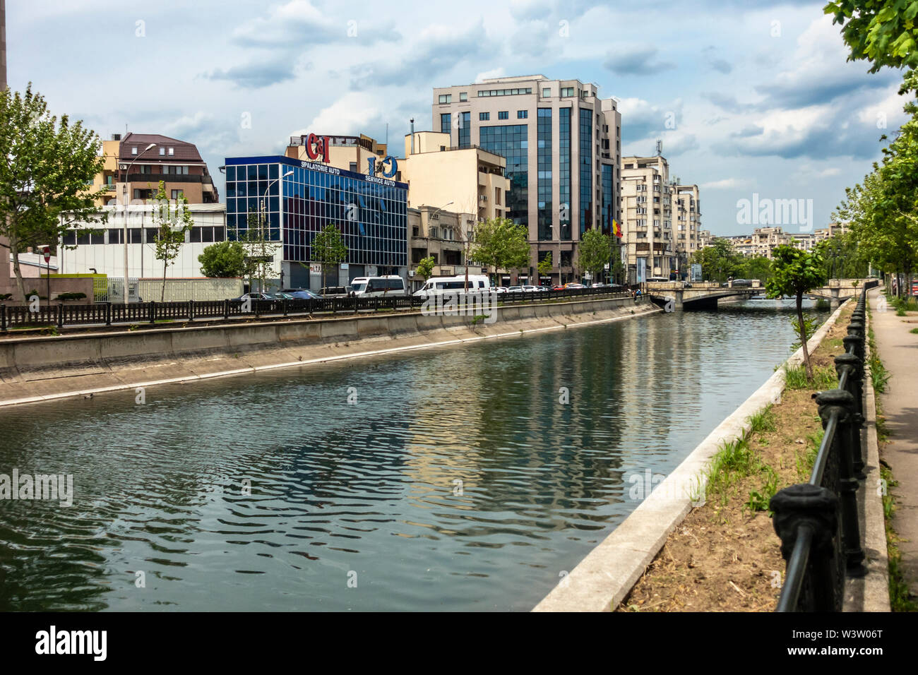 Embankments hi-res stock photography and images - Alamy