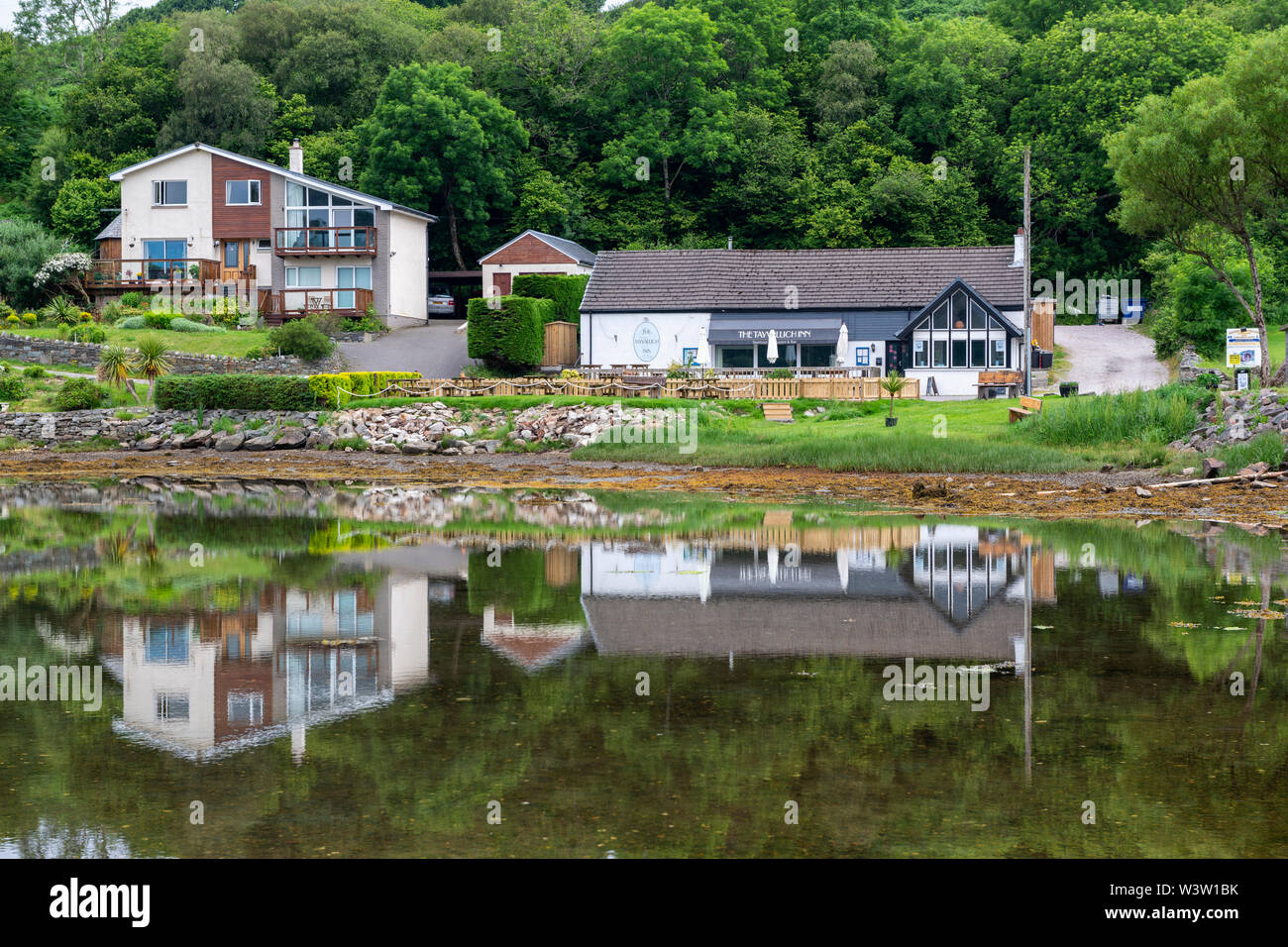 Tayvallich inn hi-res stock photography and images - Alamy