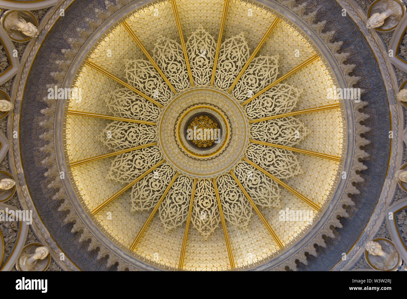Radial wooden ceiling hi-res stock photography and images - Alamy