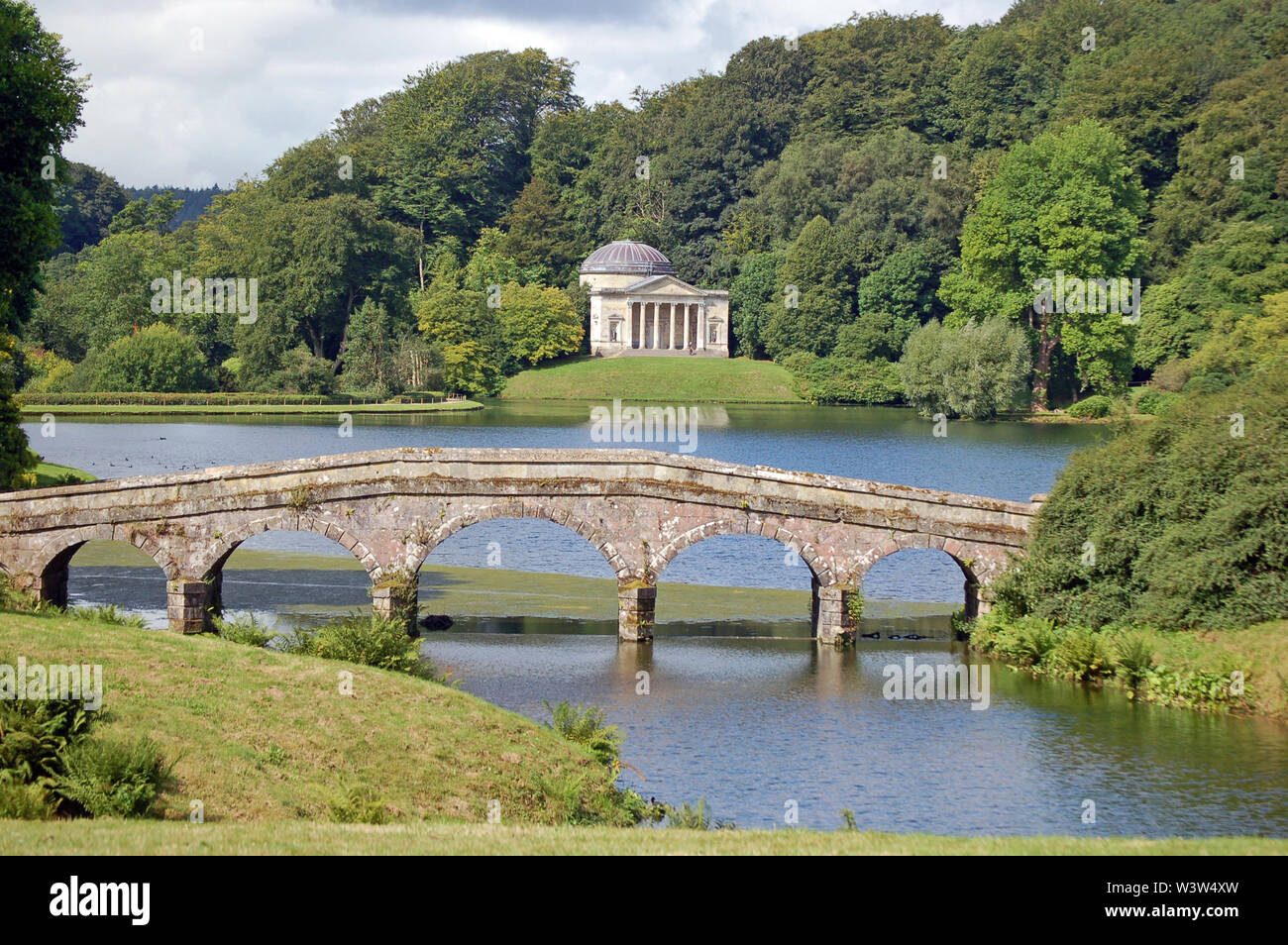 Stourhead temple apollo hi-res stock photography and images - Alamy