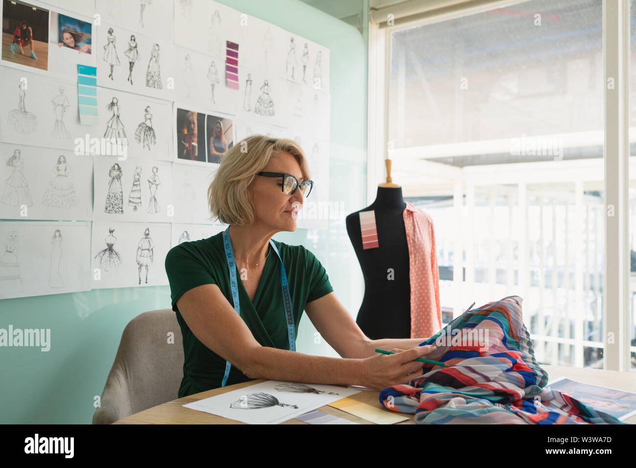 Checking color hi-res stock photography and images - Alamy