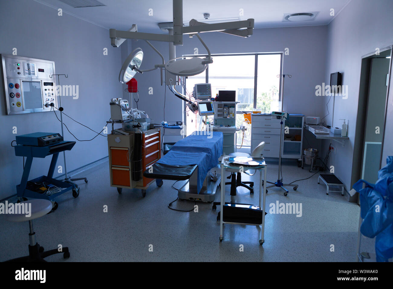 Equipment and medical devices in modern operating room Stock Photo - Alamy