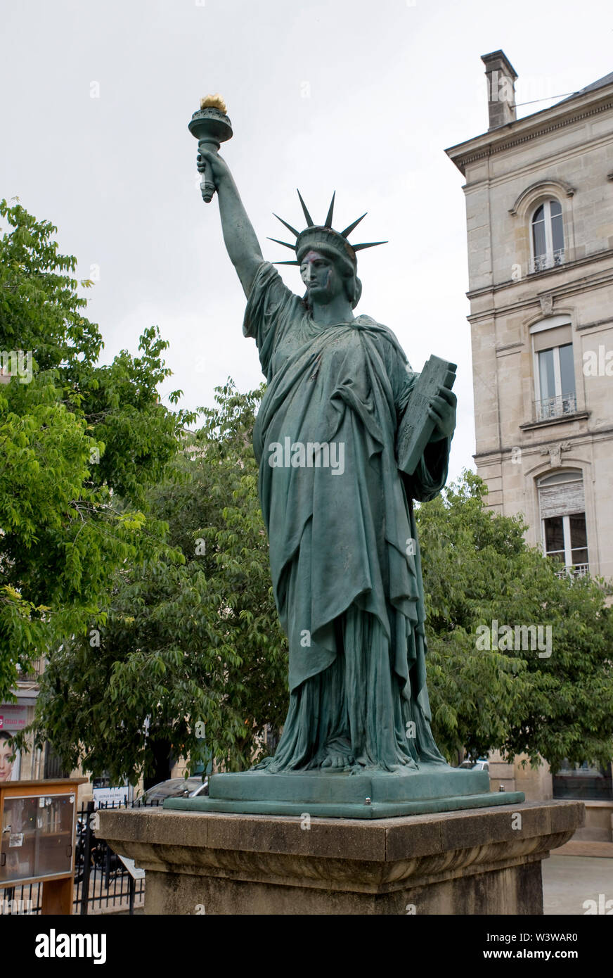 Bordeaux statue of liberty hi-res stock photography and images - Alamy
