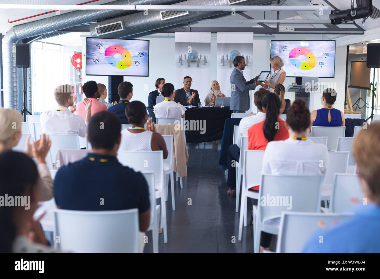 Person receiving an award hi-res stock photography and images - Alamy
