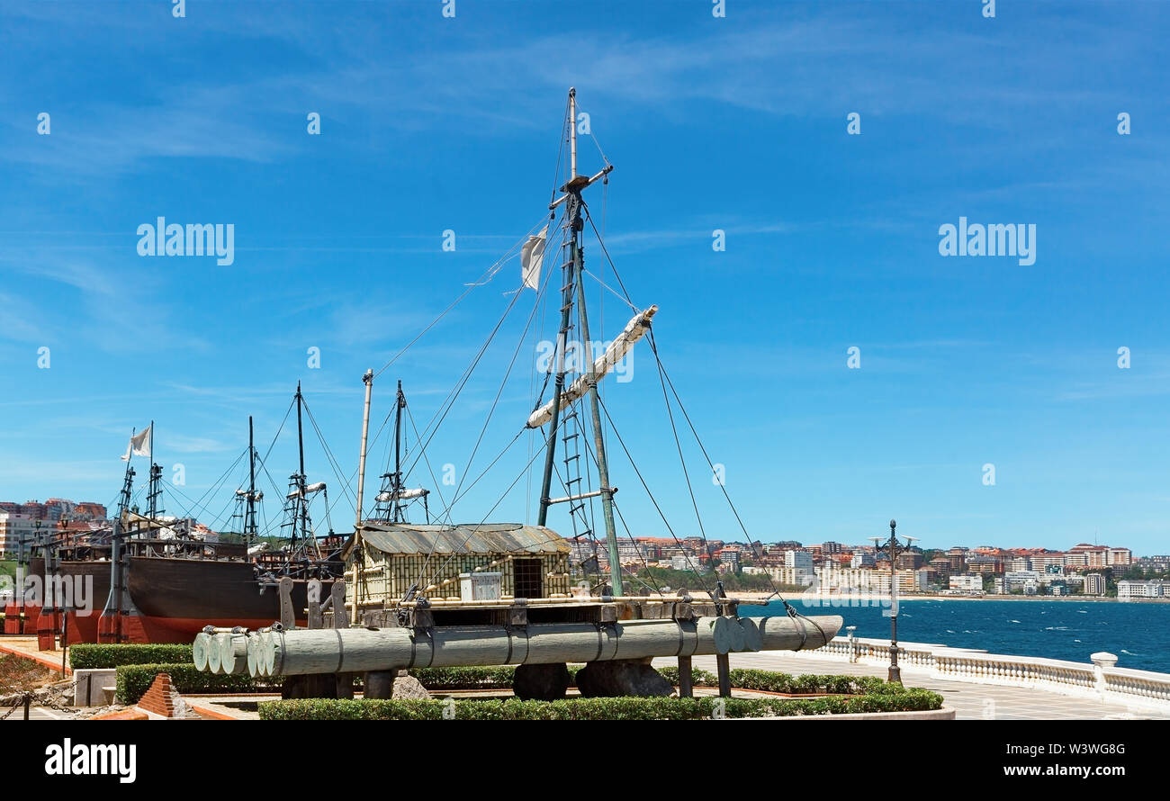 Navy raft hi-res stock photography and images - Alamy