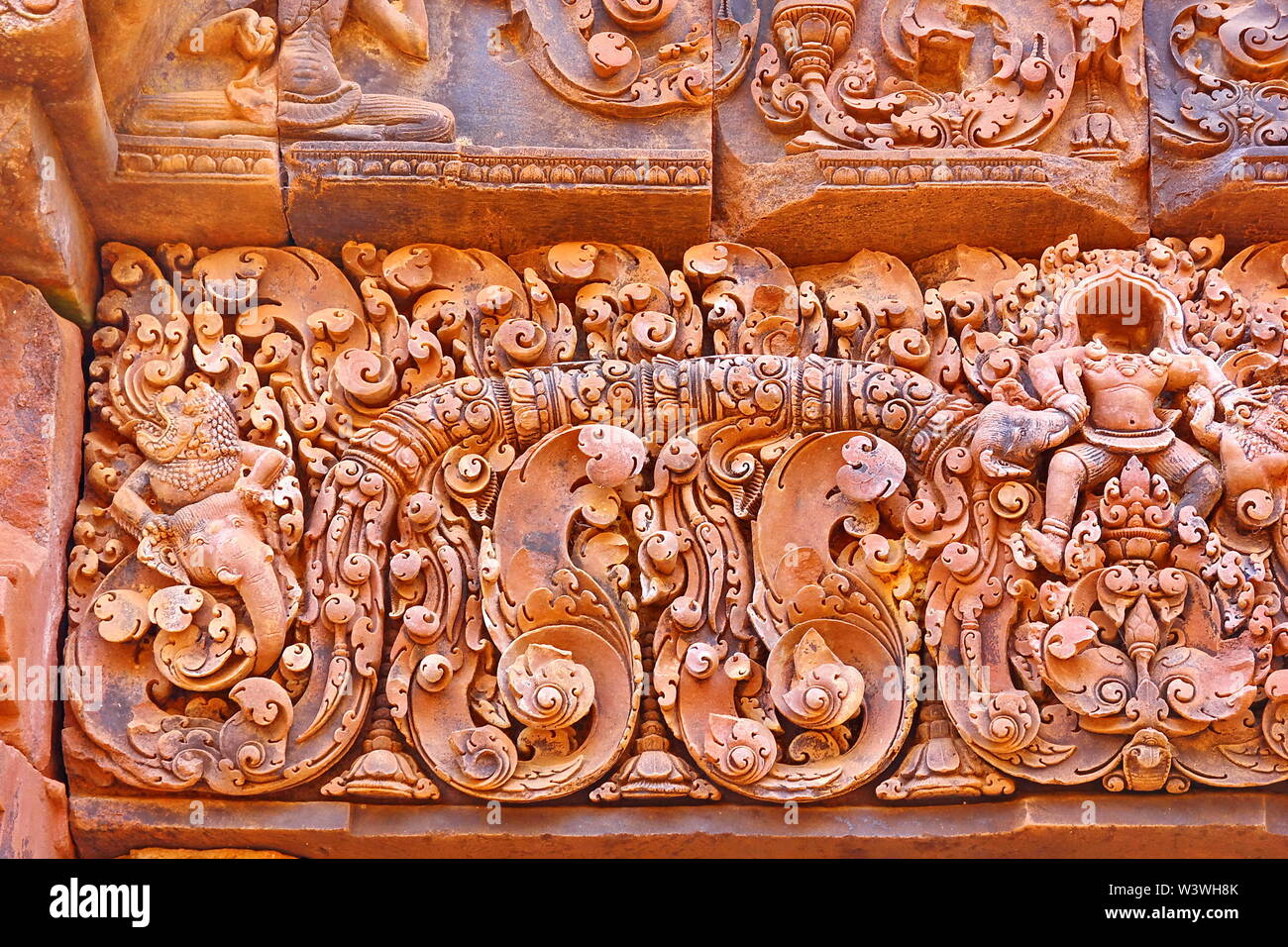 Banteay Srei Siem Reap Castle is one of the most beautiful castles in ...