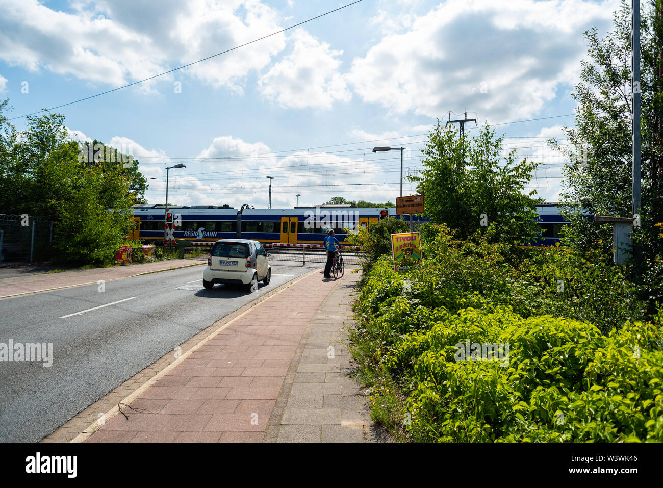 Wait after 10 minutes, this barrier is still closed Stock Photo - Alamy