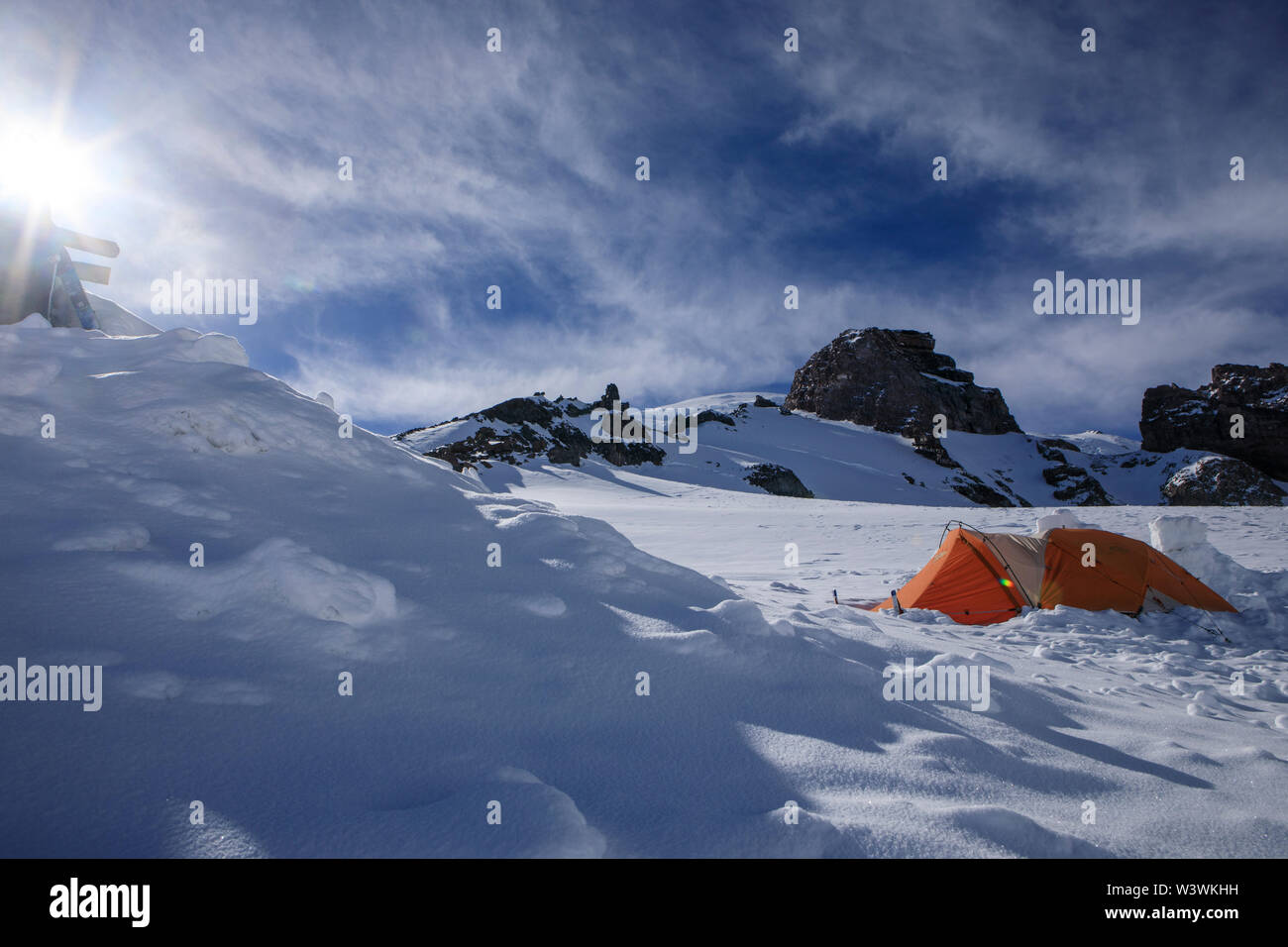Camp Site at Camp Muir, Mount Rainier Stock Photo - Alamy