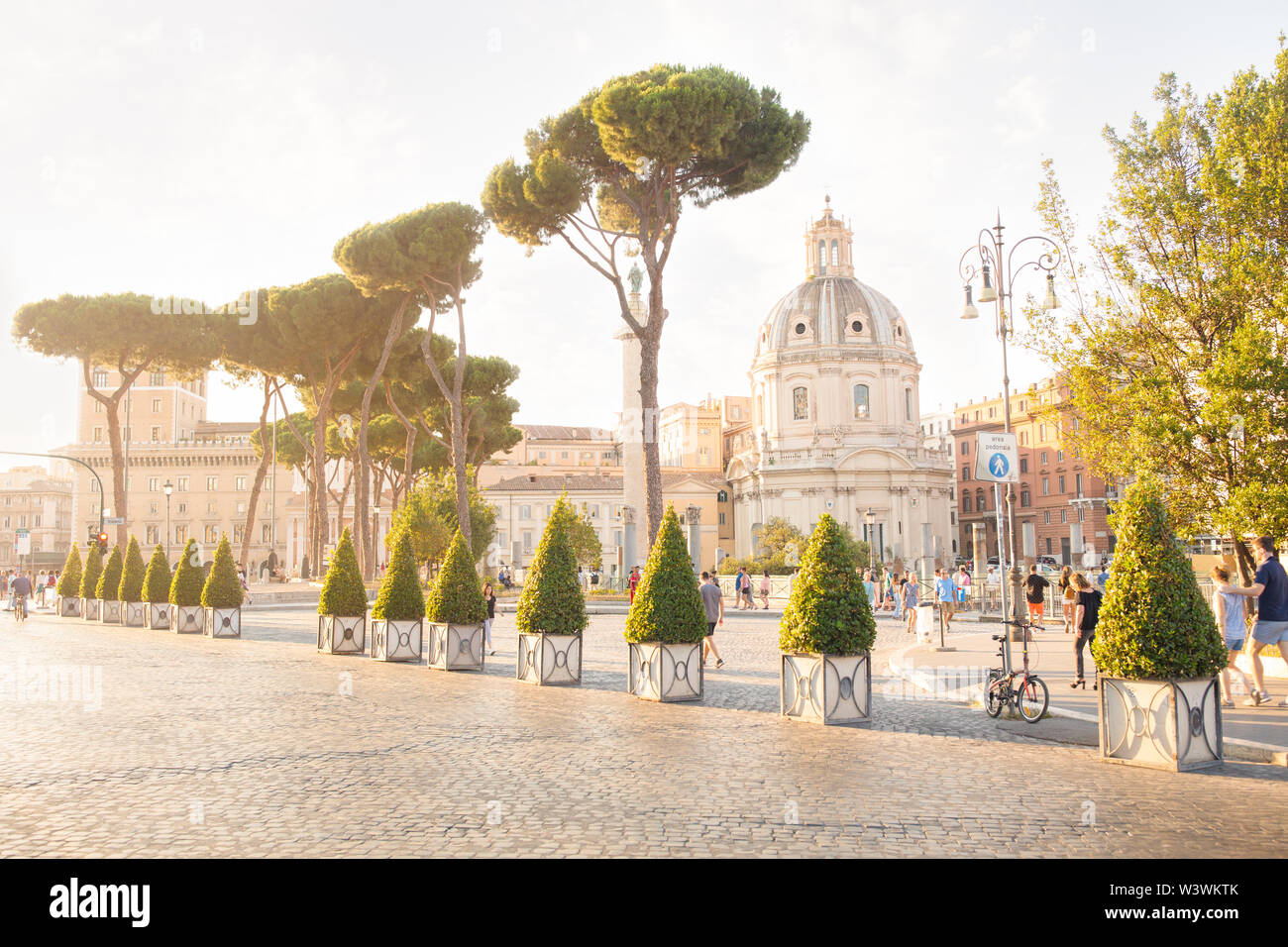 Rome summer hi-res stock photography and images - Alamy