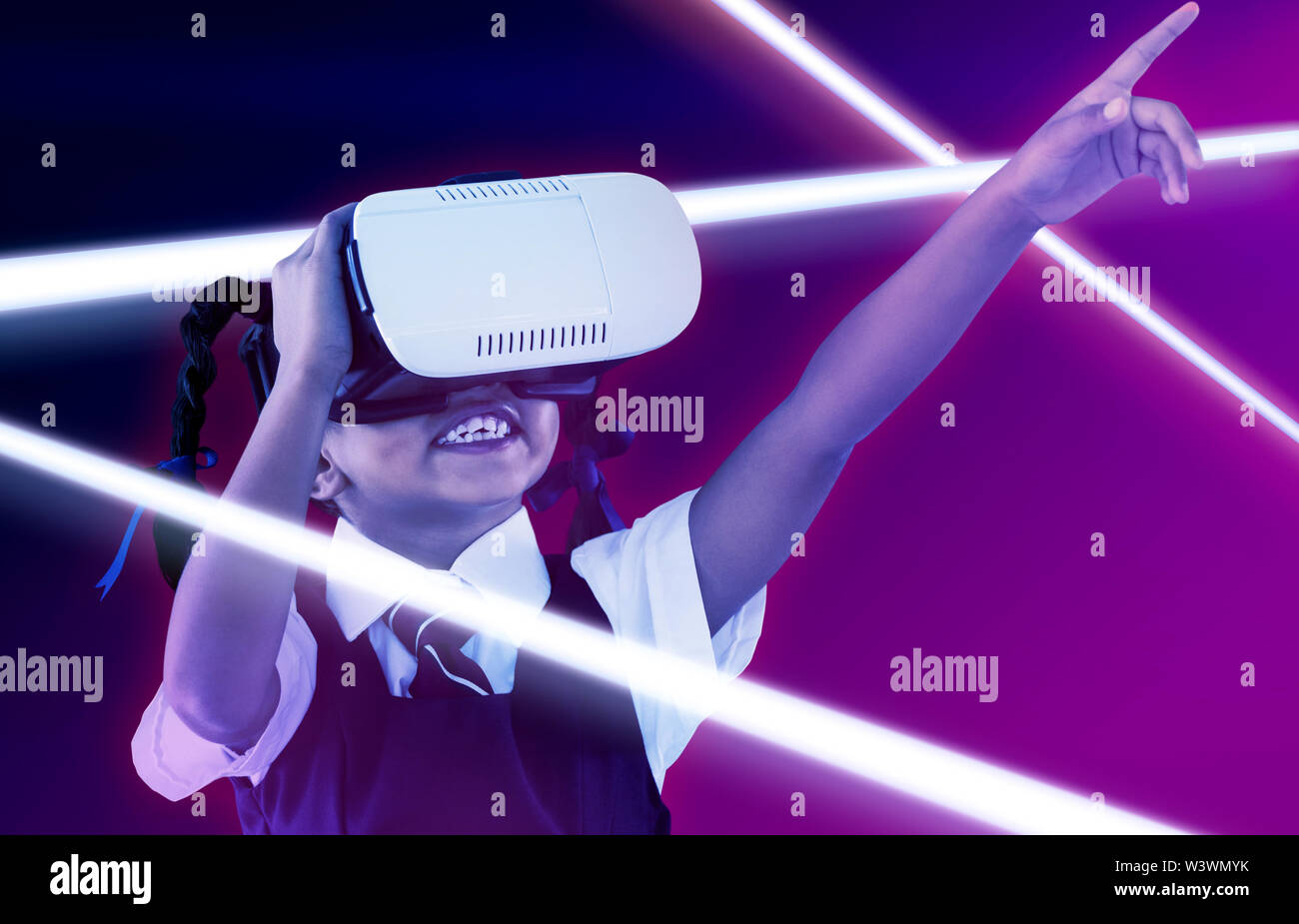 Child girl using vr headset hi-res stock photography and images - Alamy