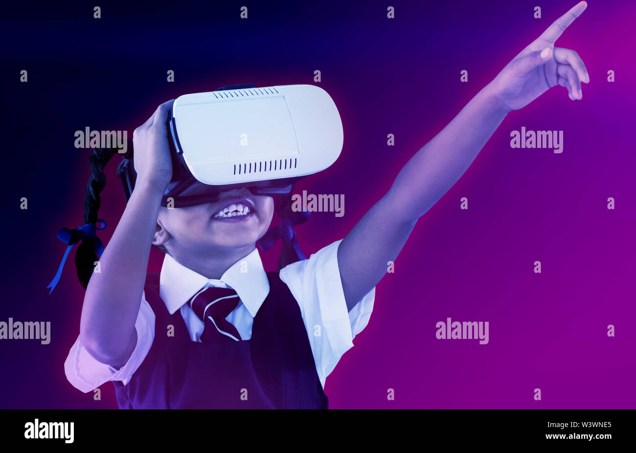 Child girl using vr headset hi-res stock photography and images - Alamy