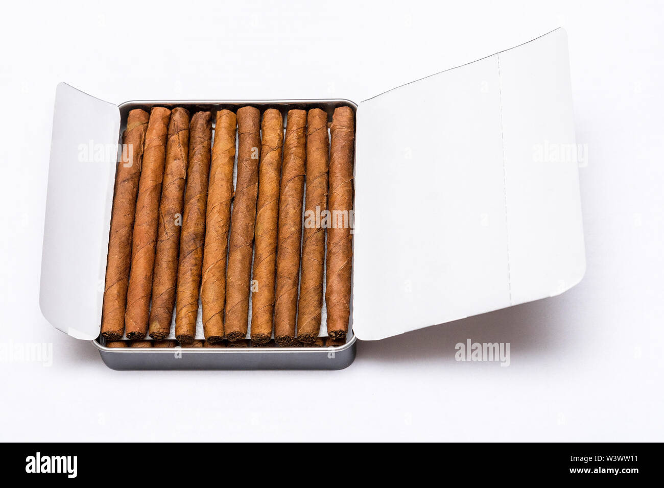 Cigarillos High Resolution Stock Photography and Images - Alamy