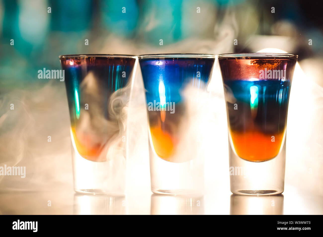 Whiskey shots hi-res stock photography and images - Alamy