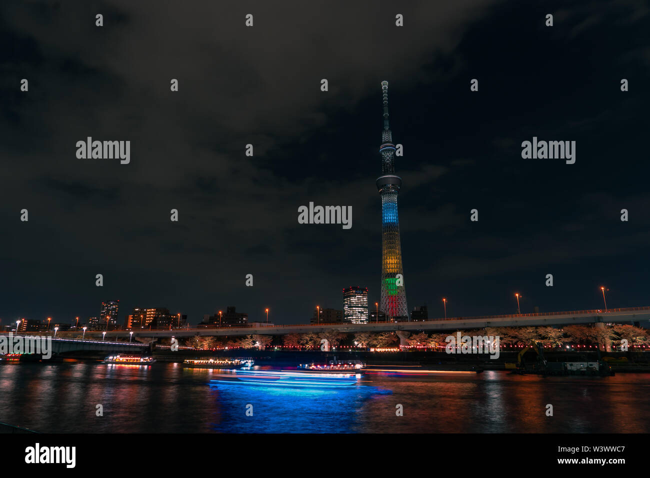 Time lapse skyline sumida tokyo hi-res stock photography and images - Alamy