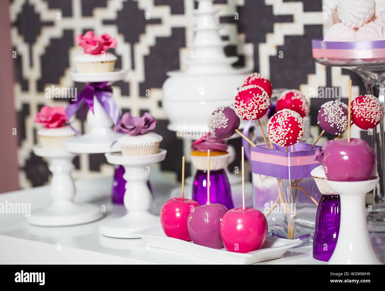 Candy bar. Table with sweets on the wedding day Stock Photo - Alamy