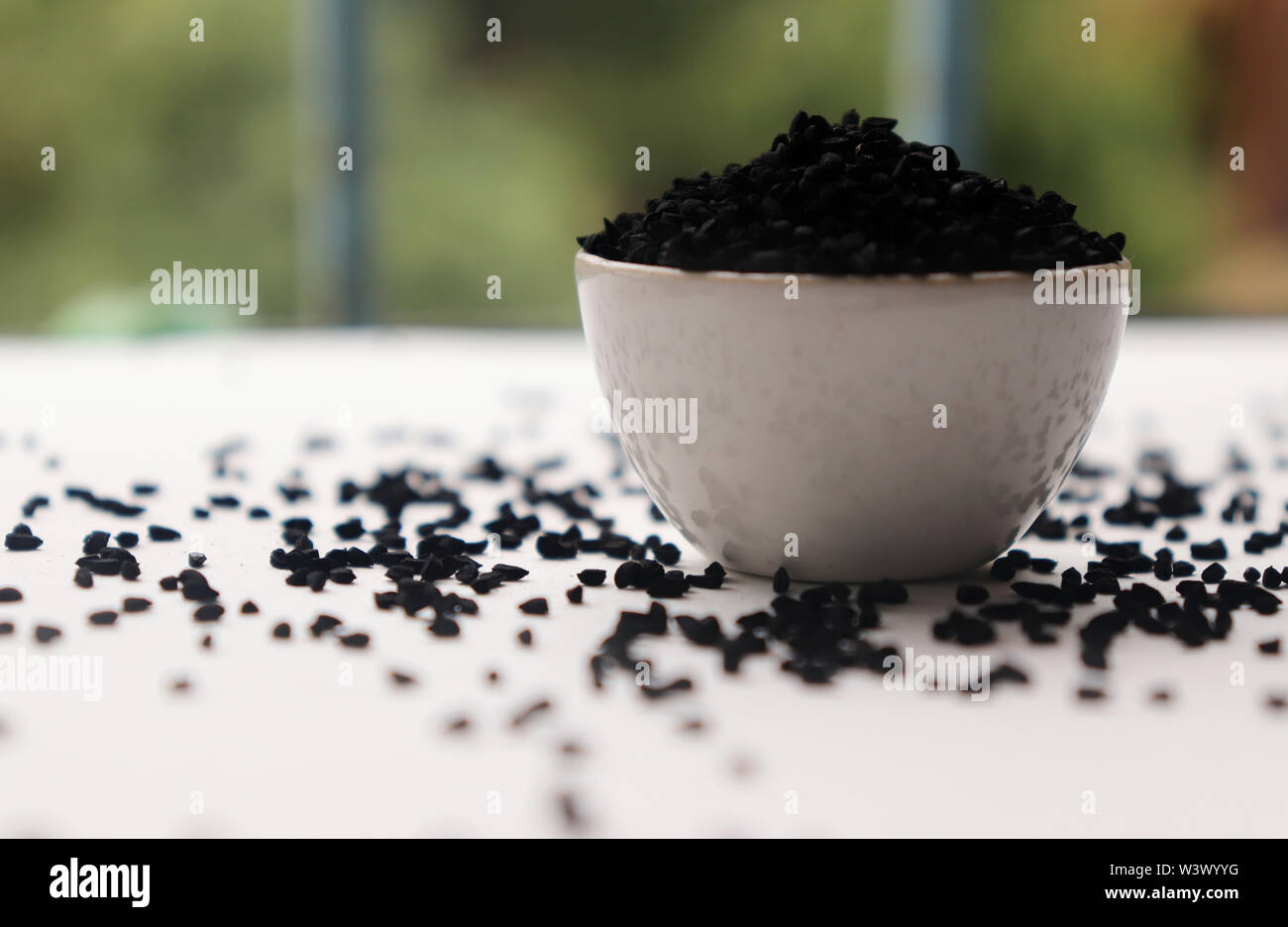 Nigella seeds hi-res stock photography and images - Alamy