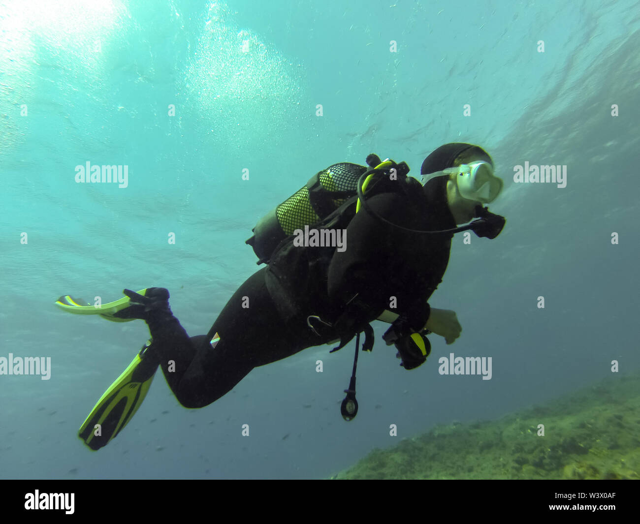Lady scuba diver hi-res stock photography and images - Alamy