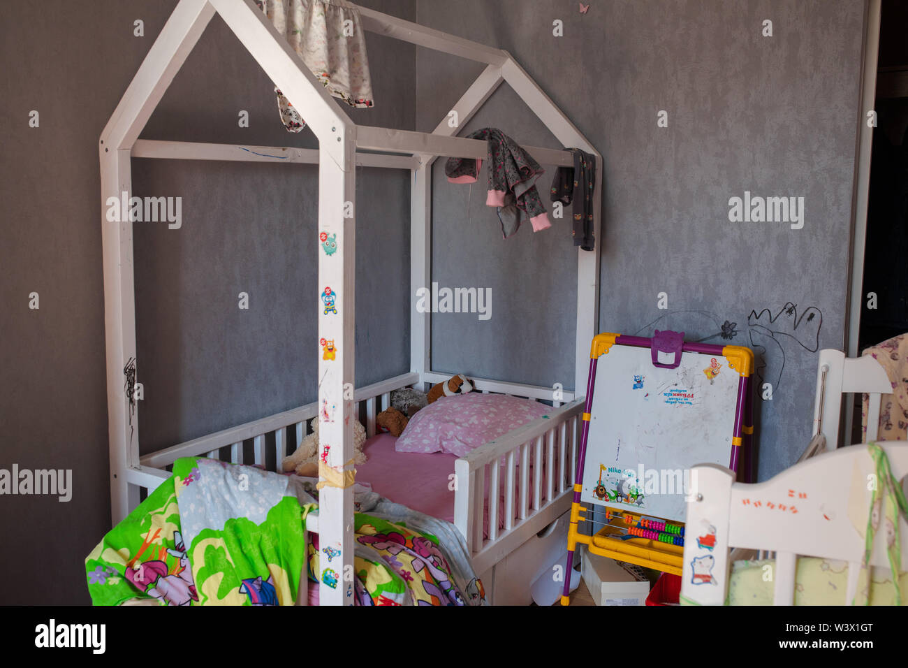Messy kids room toys hi-res stock photography and images - Alamy
